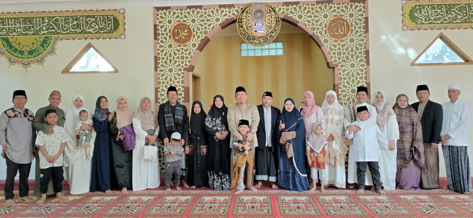 Rektor IAIN Manado Ikuti Sholat Idul Adha di Masjid Al-Jamiah - IAIN Manado